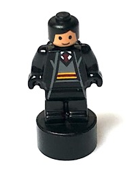 Gryffindor Student Statuette / Trophy #3, Black Hair LEGO Minifigure 9 ...